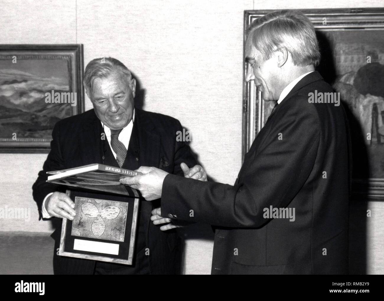 Teddy Kollek, Lord Mayor of Jerusalem, visits the Lord Mayor of Munich ...