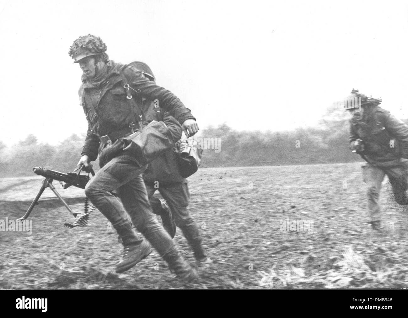 Bundeswehr soldiers exercise hi-res stock photography and images - Alamy