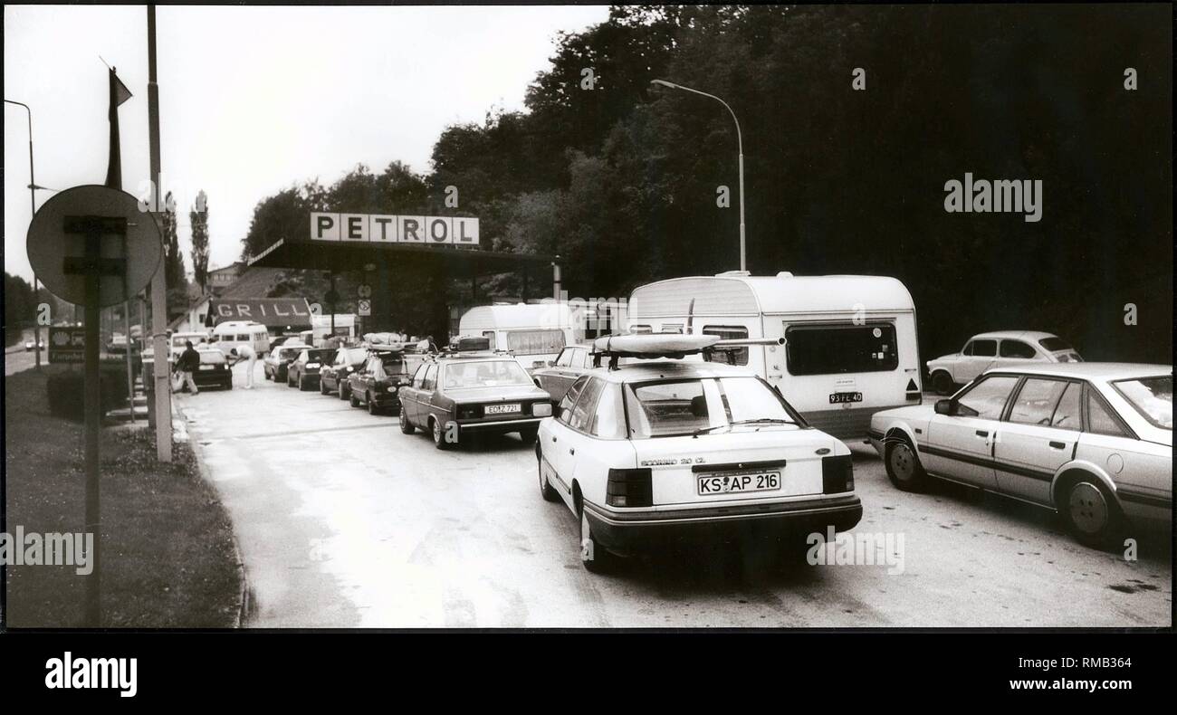 Yugoslavia, traffic, petrol station at the autoput in Jesenice, October ...