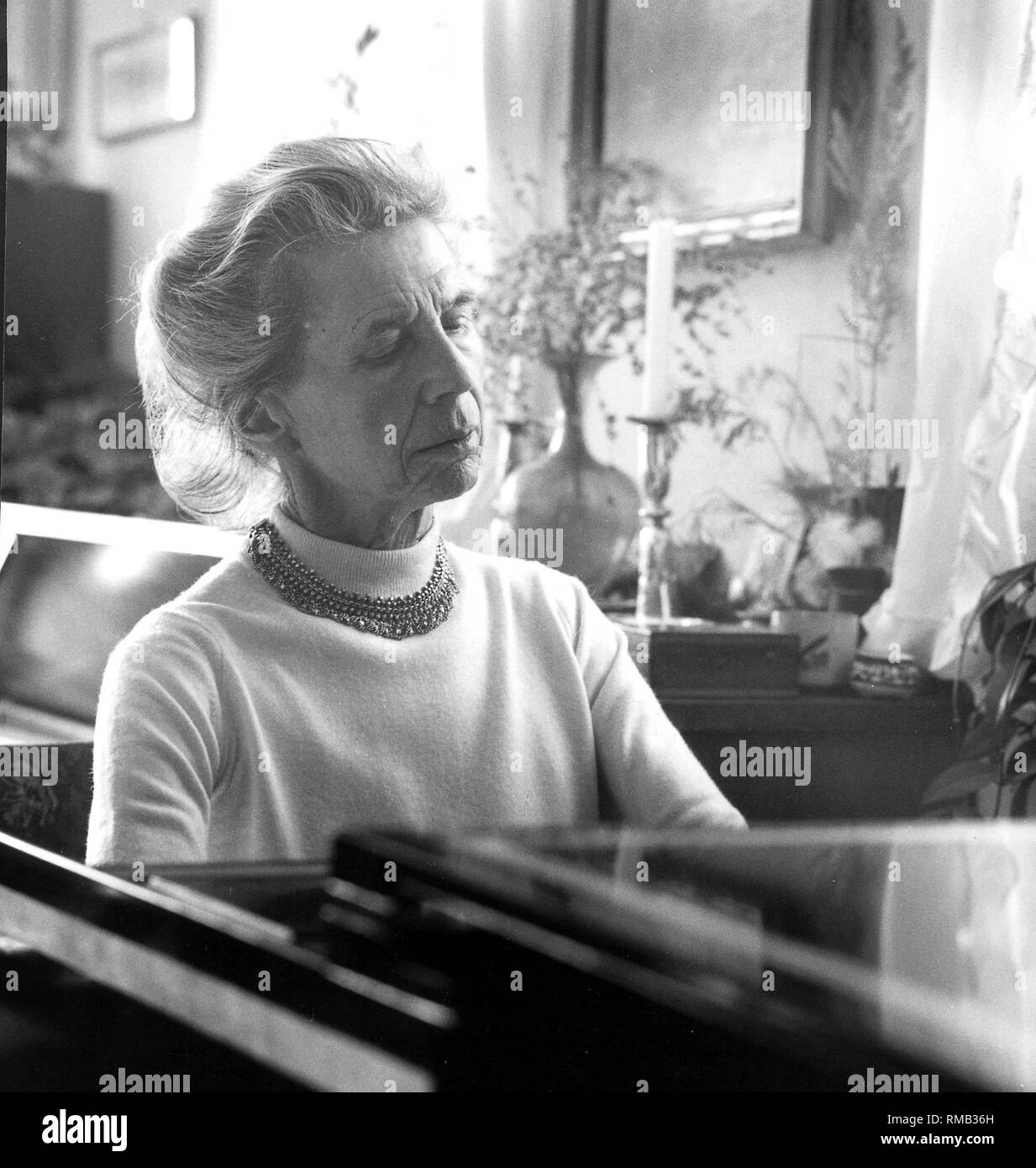 Edith Picht-Axenfeld, a pianist (1984 Stock Photo - Alamy