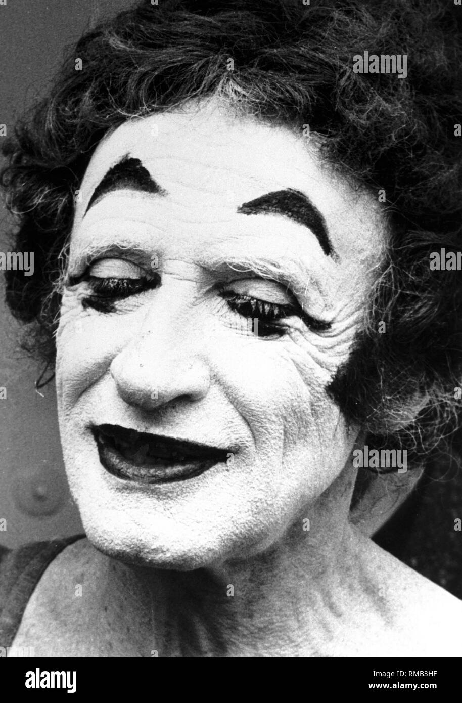 The French pantomime Marcel Marceau Stock Photo - Alamy
