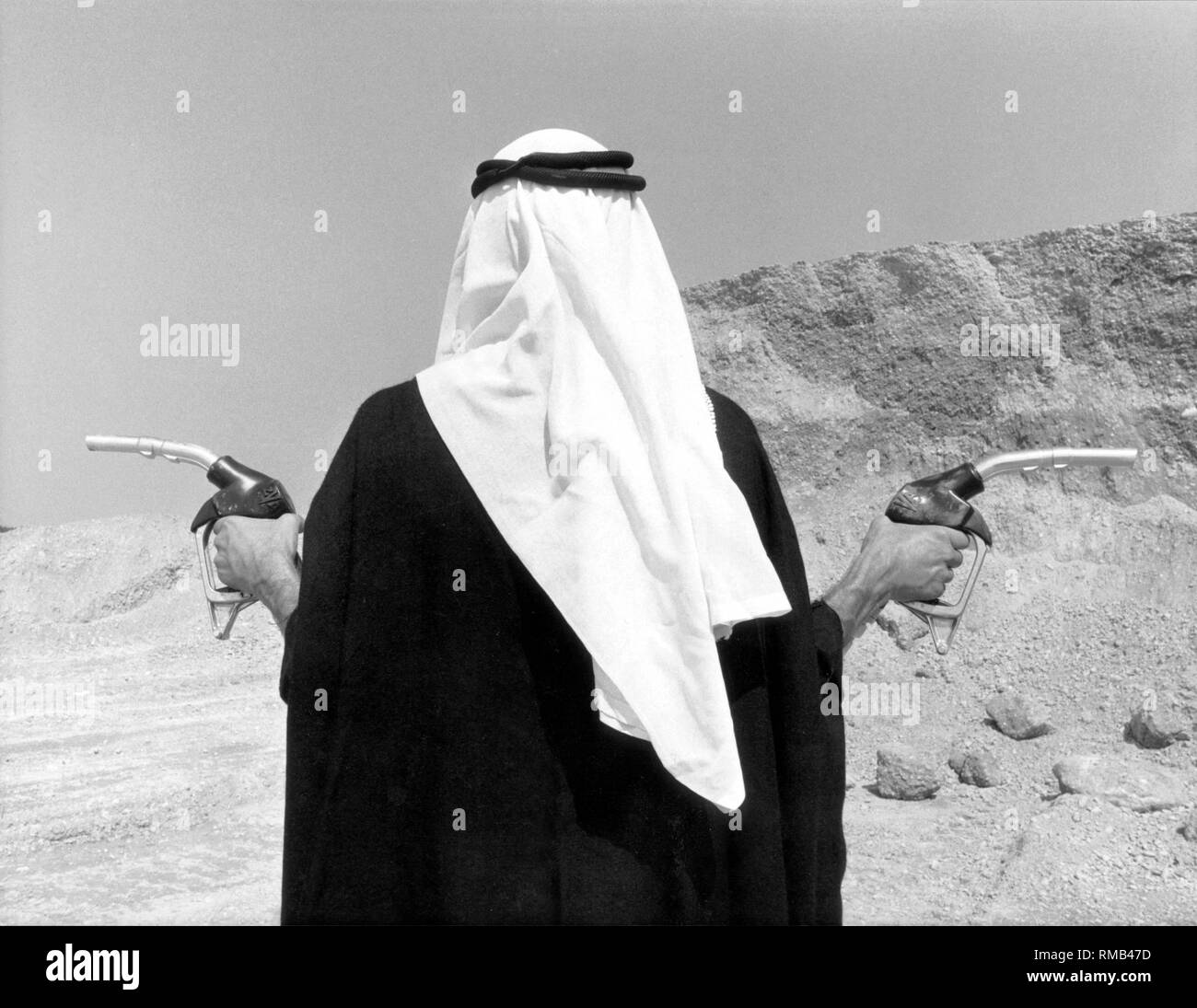 Arab clothes Black and White Stock Photos & Images - Alamy