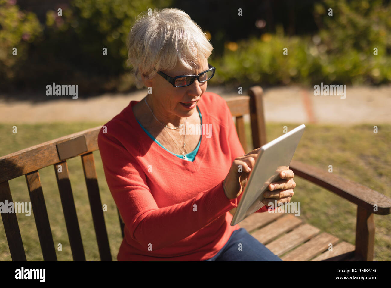 Digital rest hi-res stock photography and images - Alamy