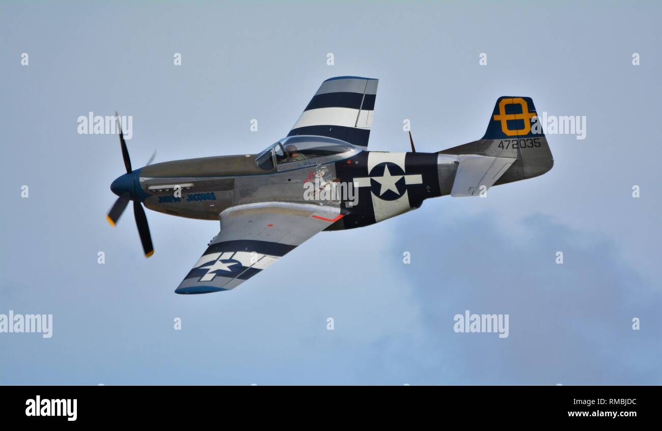 P 51 Mustang world war fighter, flying, 472035 Stock Photo - Alamy