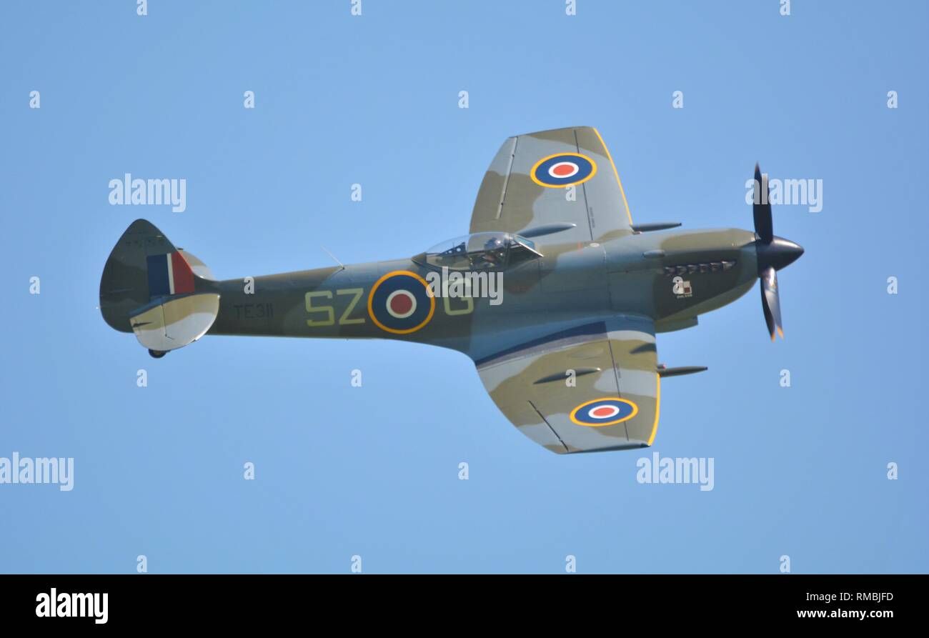 GLoster Gladiator world war 2 biplane fighter airplane Stock Photo - Alamy