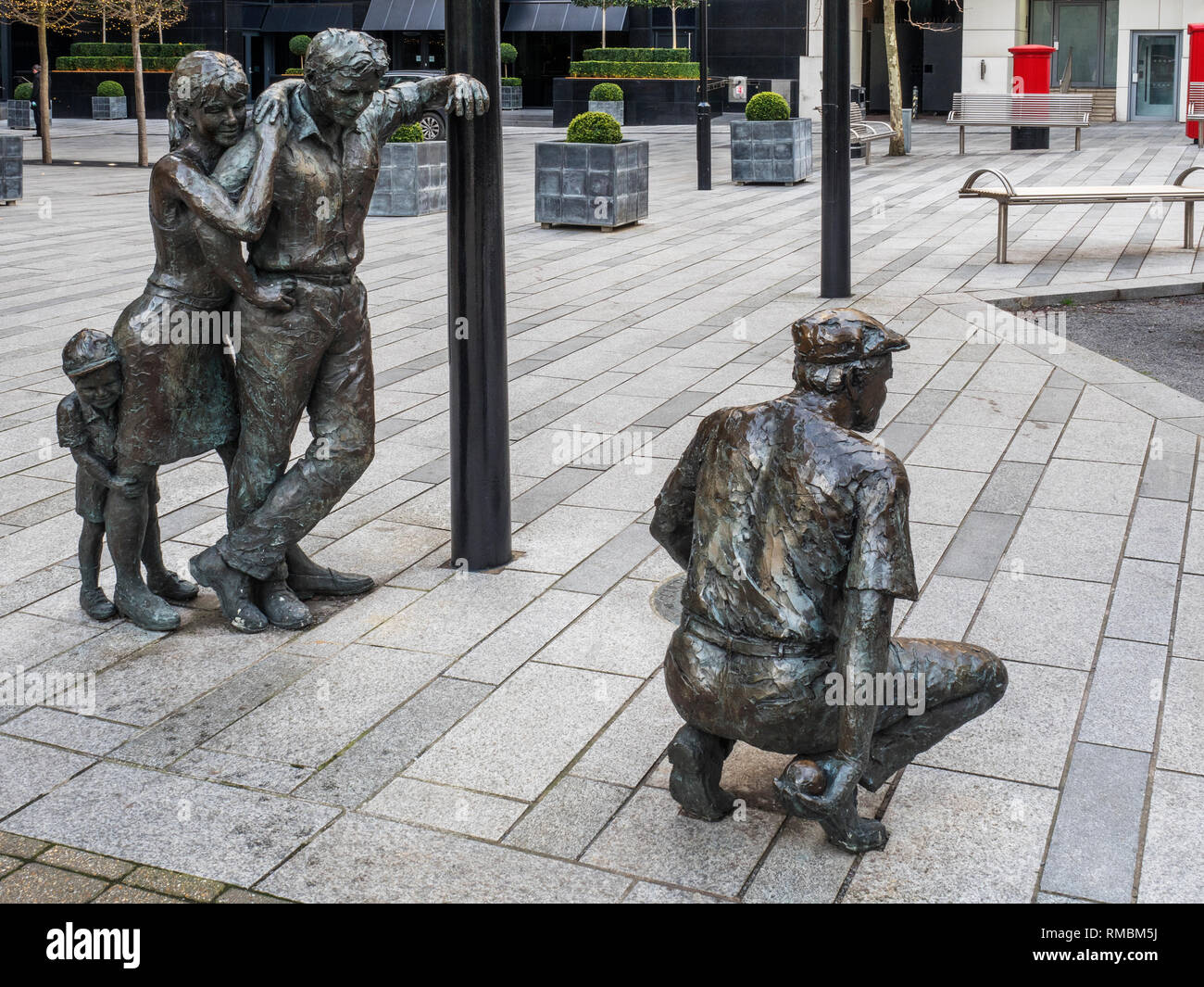 Roger burnett sculpture hi-res stock photography and images - Alamy