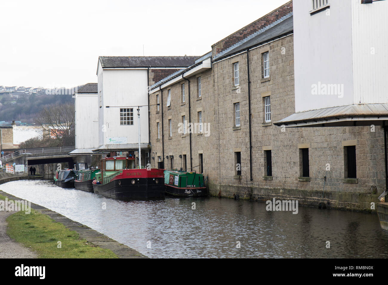 Leeds liverpool canal at saltaire hi-res stock photography and images ...