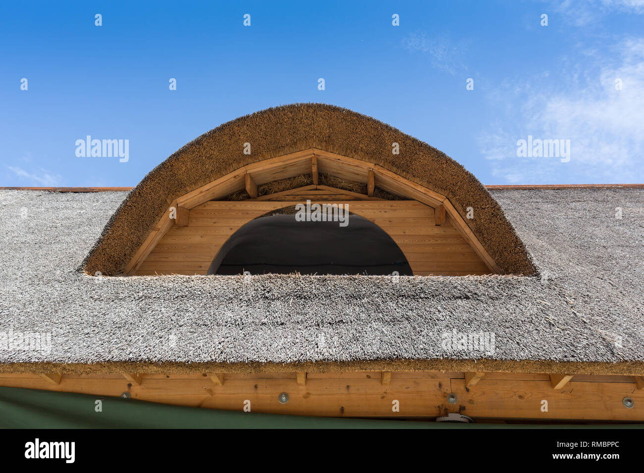 Nature roof hi-res stock photography and images - Alamy