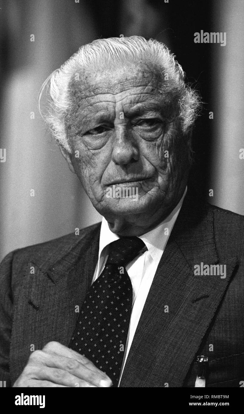 Giovanni agnelli hi-res stock photography and images - Alamy
