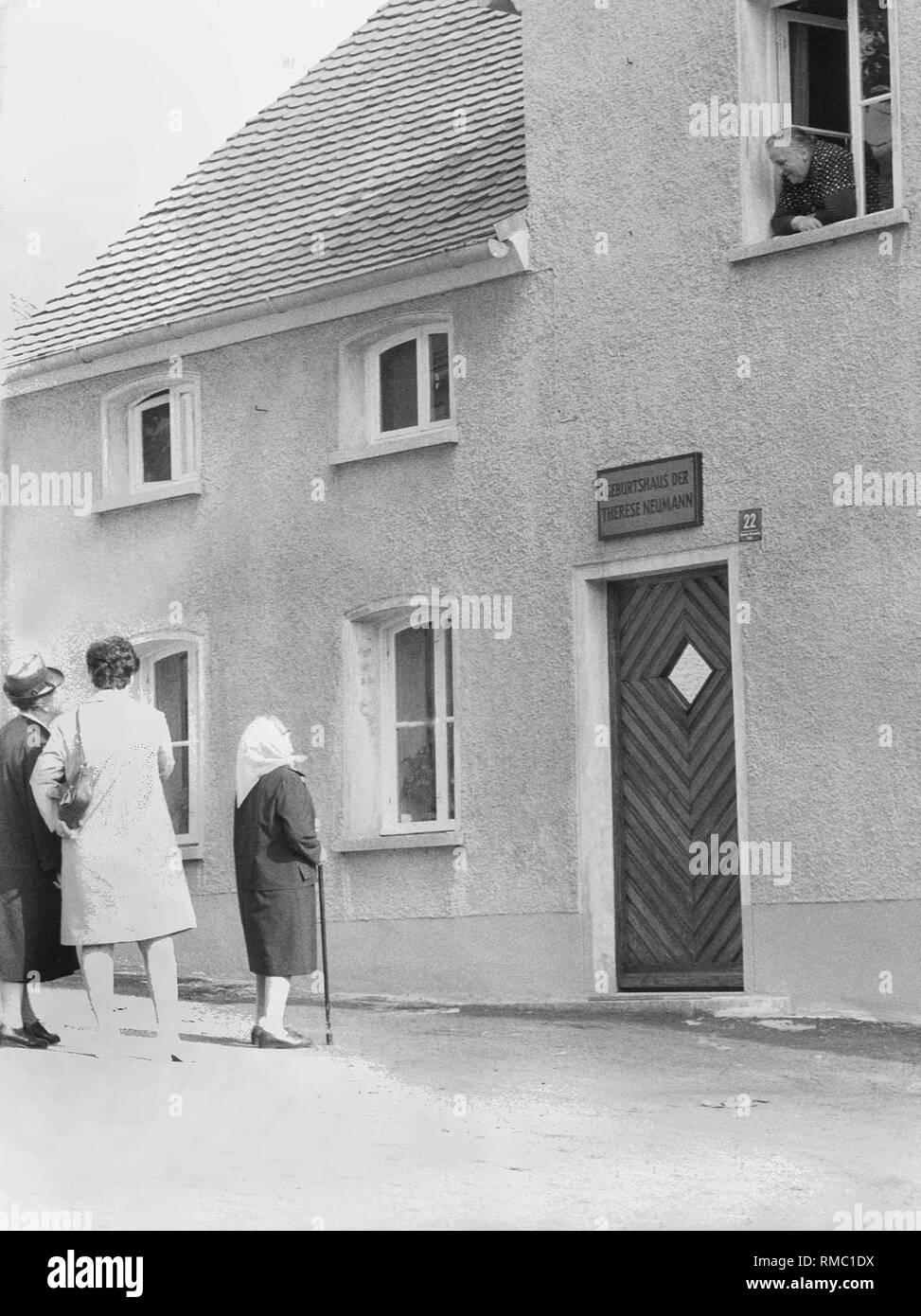 Therese Neumann's birthplace in Konnersreuth, up in the window Genovena ...
