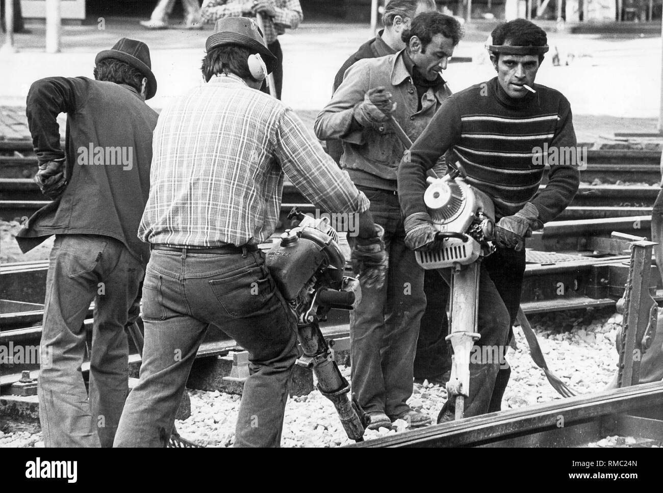 1980 work hi-res stock photography and images - Alamy