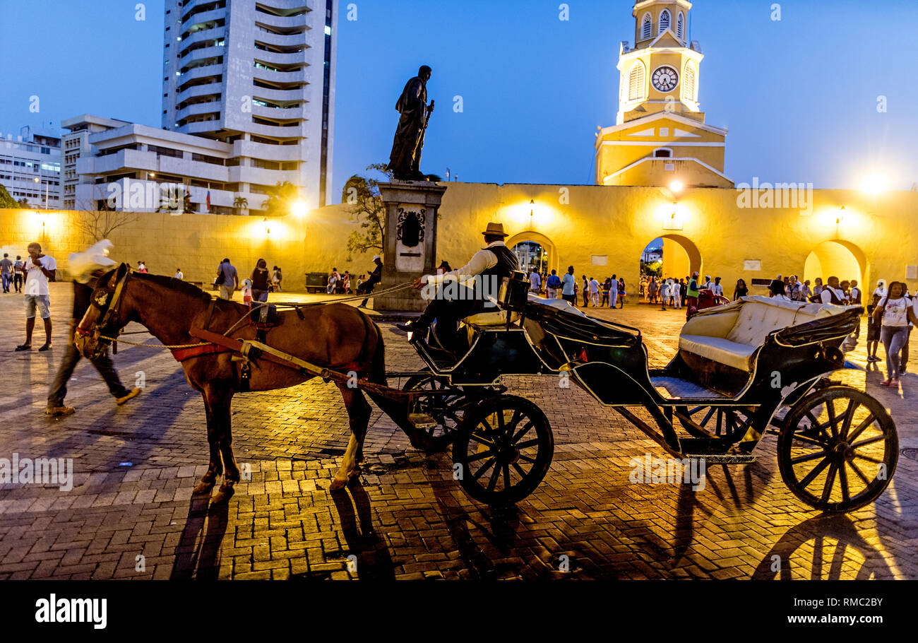 Cartagena colombia horse carriage hi-res stock photography and images ...