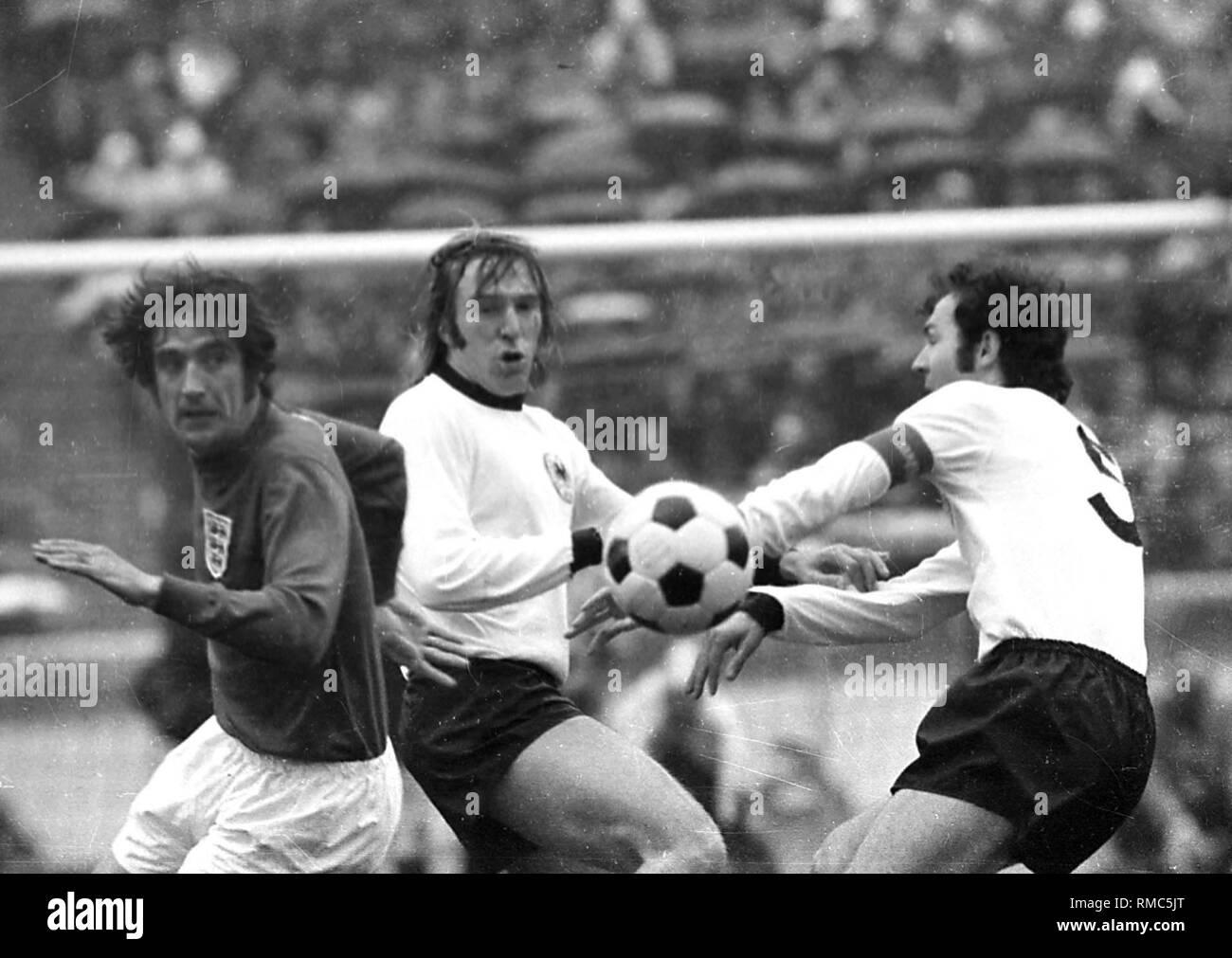 Soccer ball football center Black and White Stock Photos & Images - Alamy