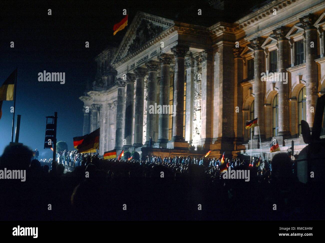 Reichstag berlin 3 10 1990 hi-res stock photography and images - Alamy