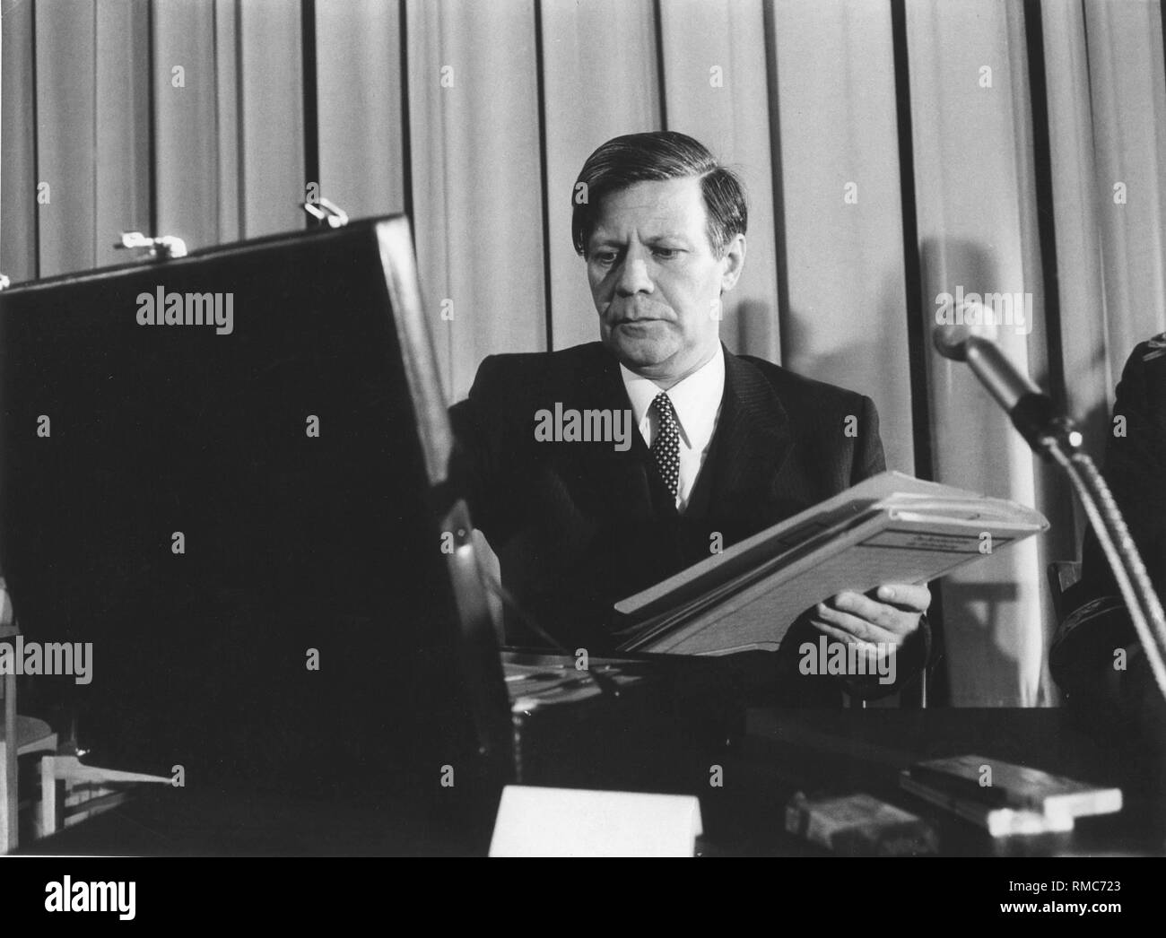 Helmut schmidt 1969 hi-res stock photography and images - Alamy