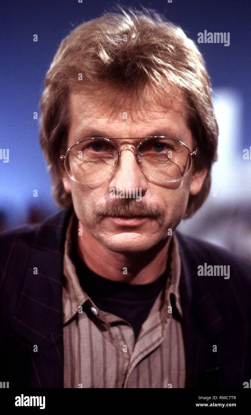 2003 at the age of 62 hi-res stock photography and images - Alamy