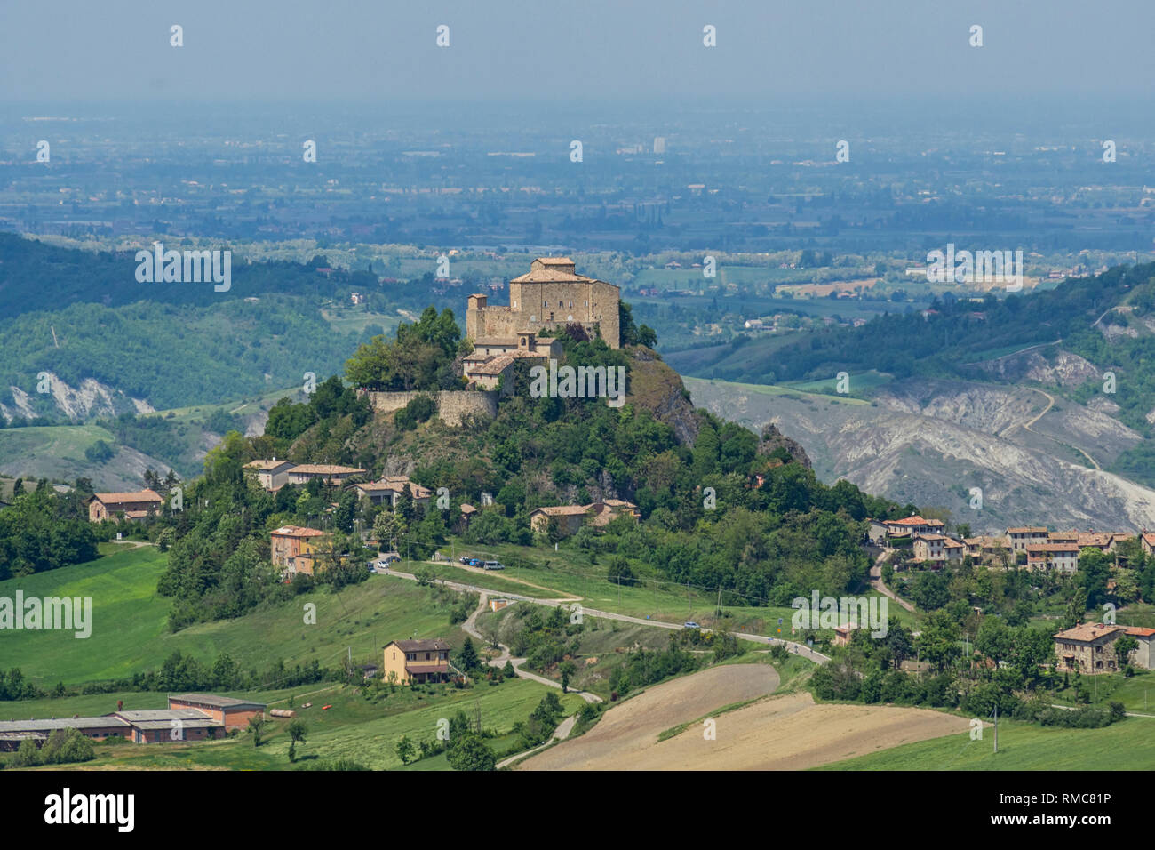 Canossa castle hi-res stock photography and images - Alamy