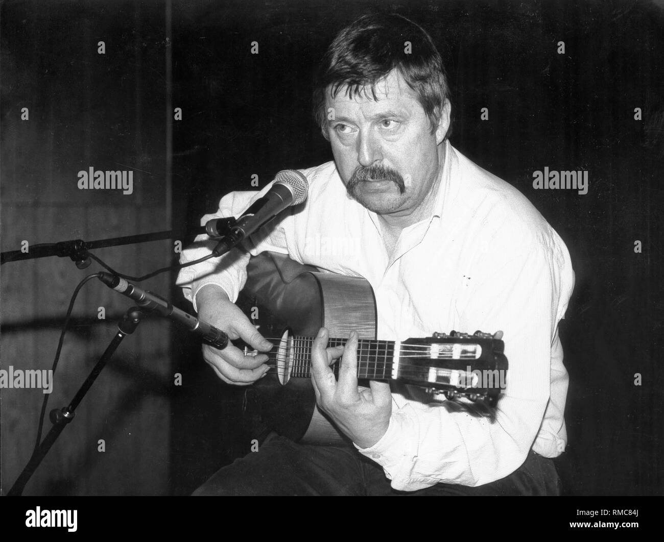 Wolf biermann hi-res stock photography and images - Alamy