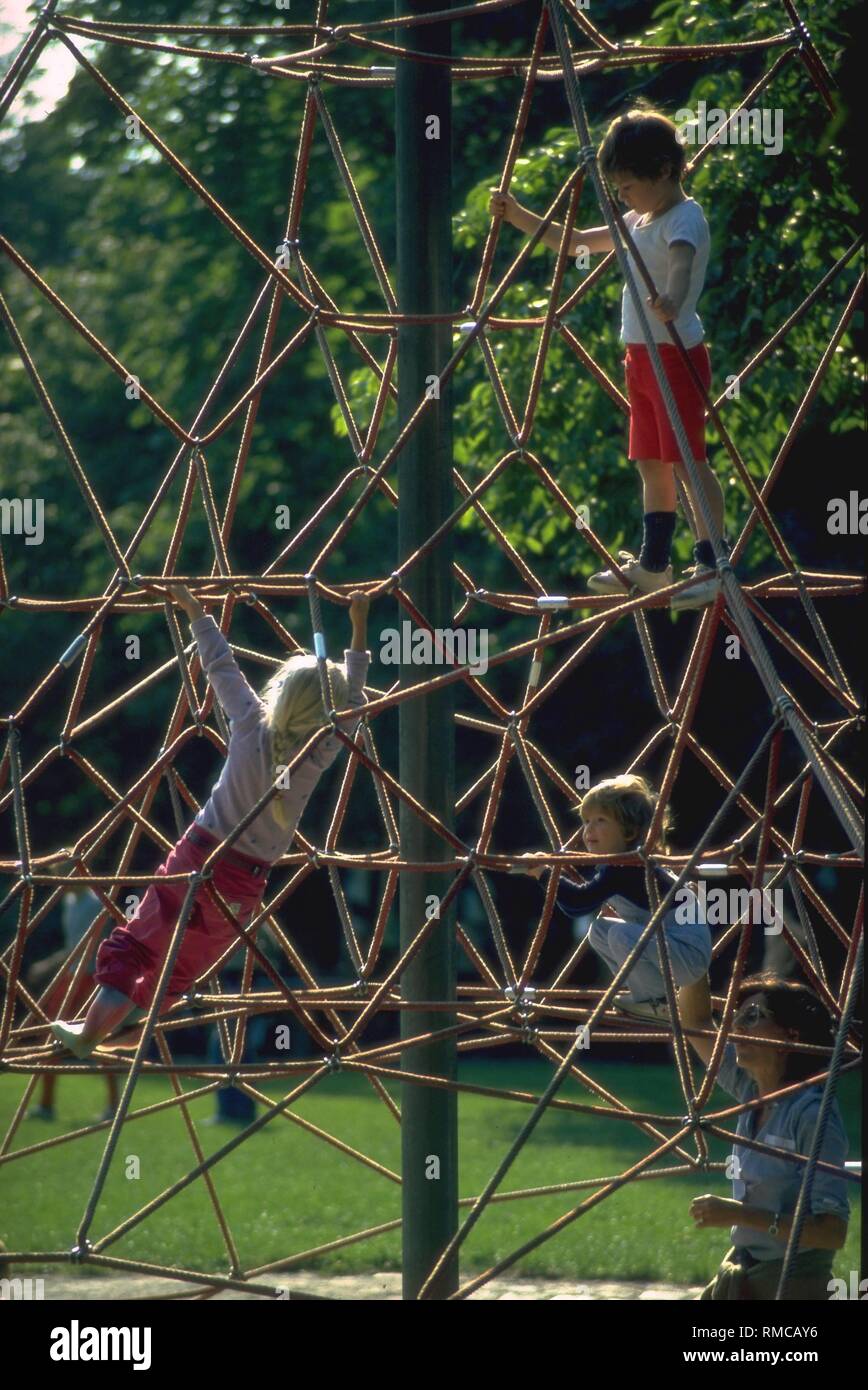 Playgrounds munich social hi-res stock photography and images - Alamy