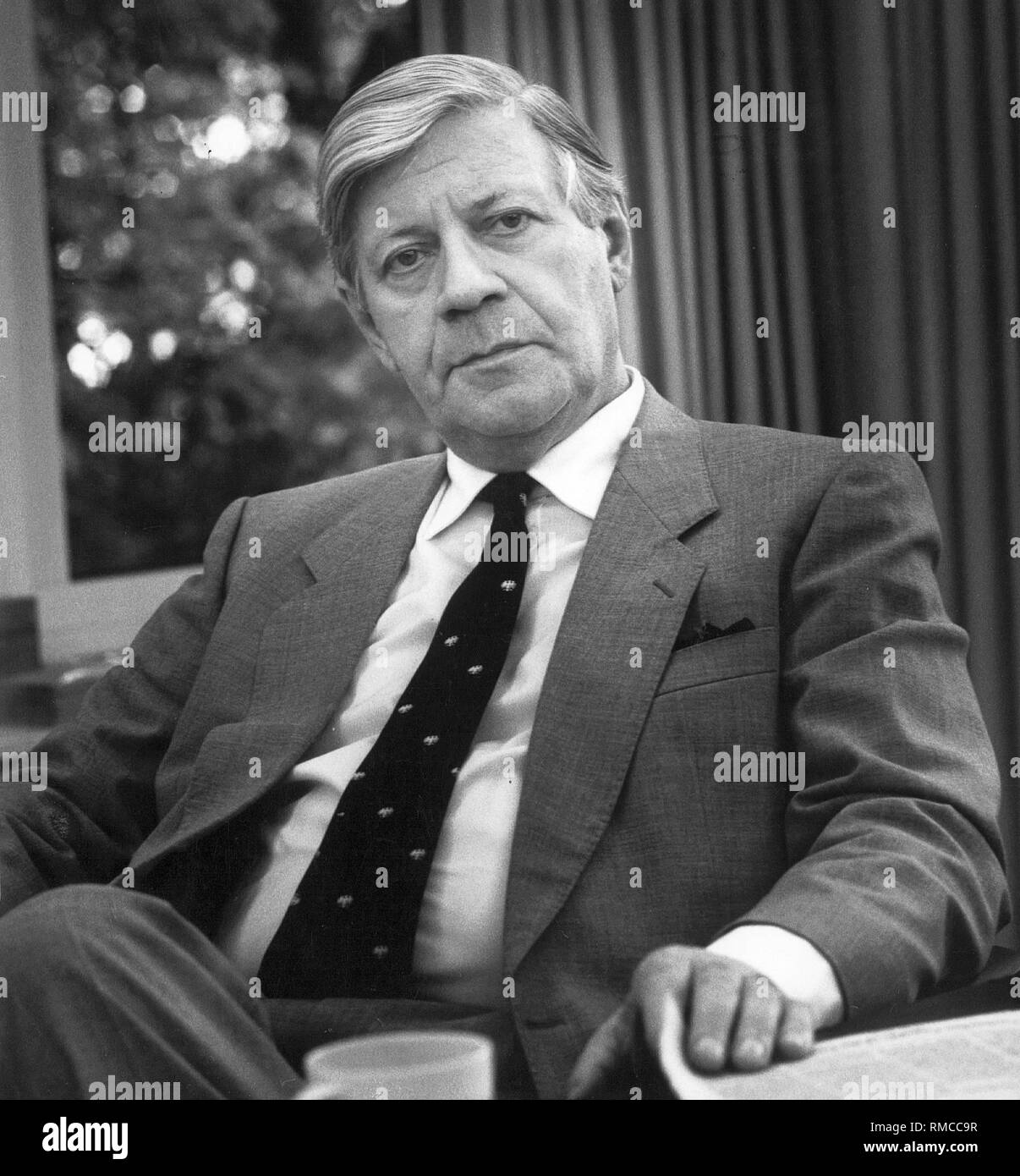 Helmut Schmidt (born 1918), a German SPD politician Stock Photo - Alamy Helmut Schmidt (born 1918), a German SPD politician Stock Photo - Alamy