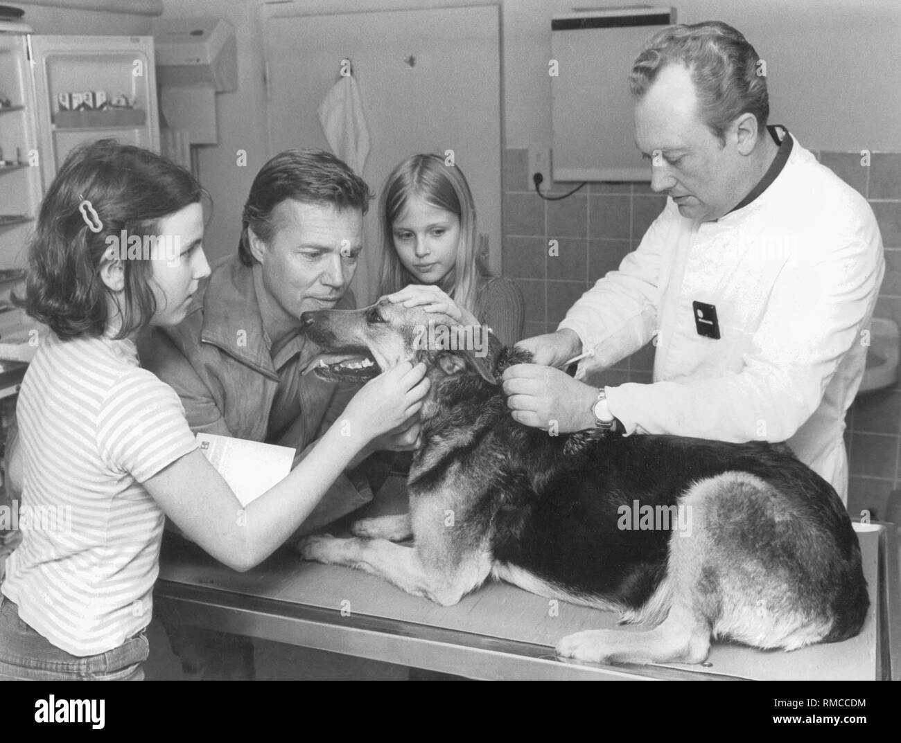 Karlheinz Boehm with the daughter of his girlfriend Michaela (3rd from ...