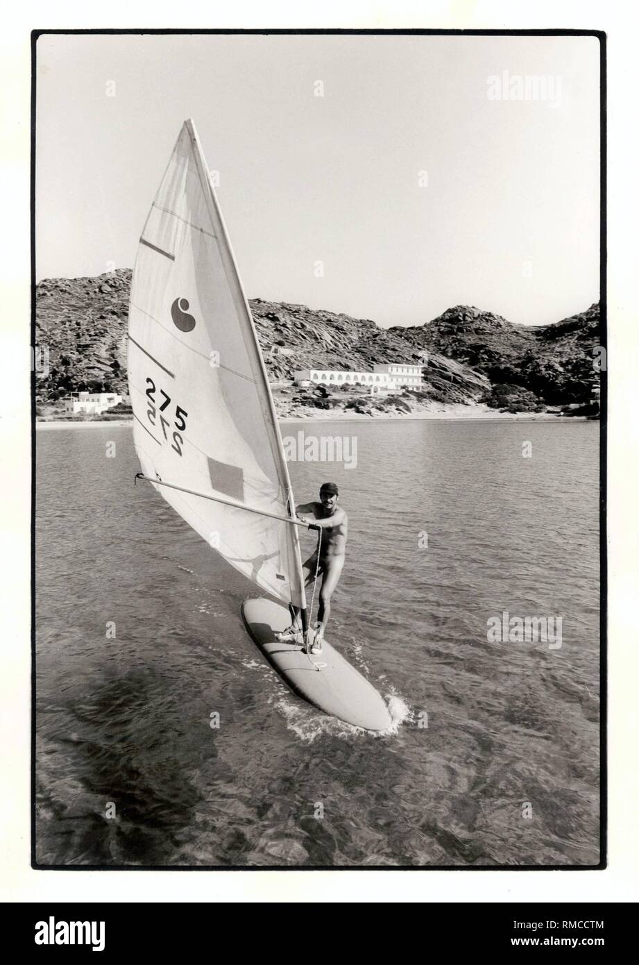 Wishbone boom hi-res stock photography and images - Alamy