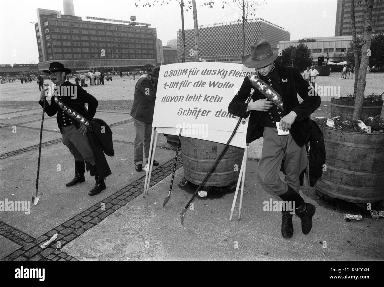 1 dm Black and White Stock Photos & Images - Alamy