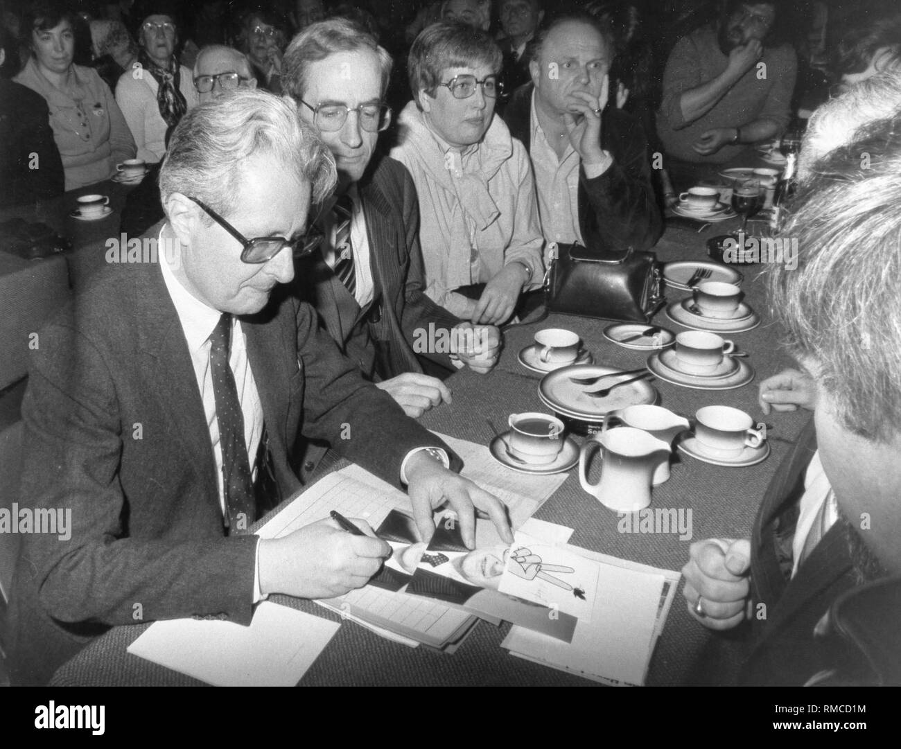 1983 general election hi-res stock photography and images - Alamy
