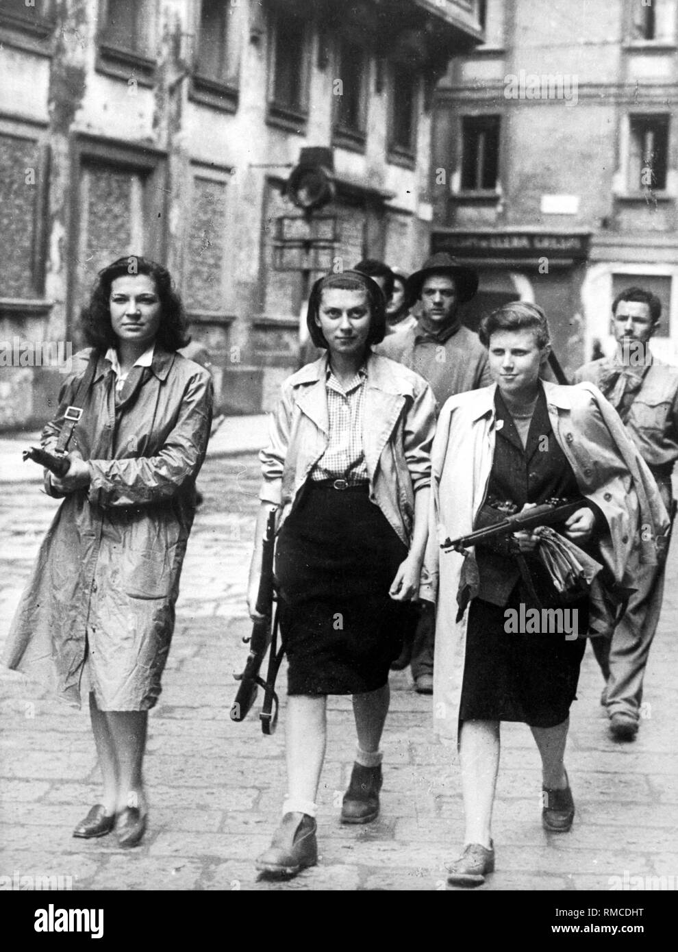 Armed female patisans patrol the streets of Milan searching for ...