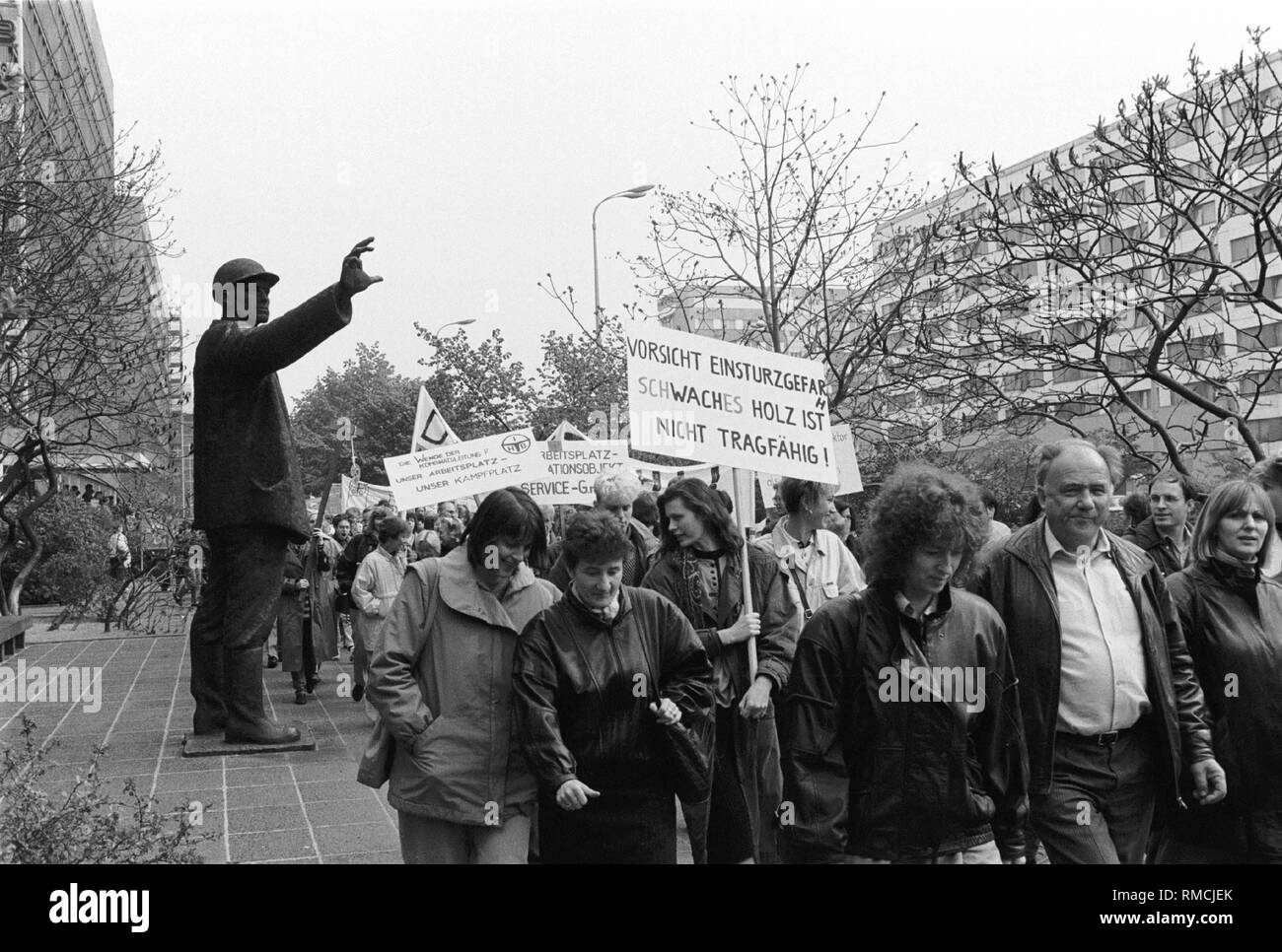 Germany, Berlin, April 19, 1990: Demonstration in front of the IHB ...
