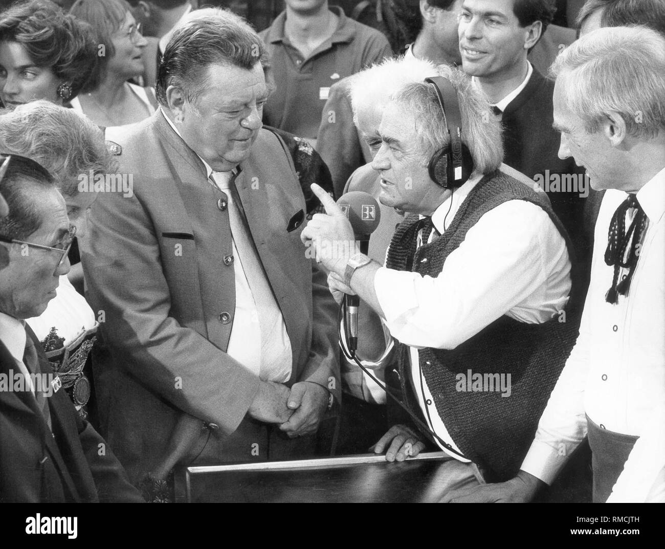 From left to right: Prime minister Franz-Josef Strauß, Wiesn anchorman ...