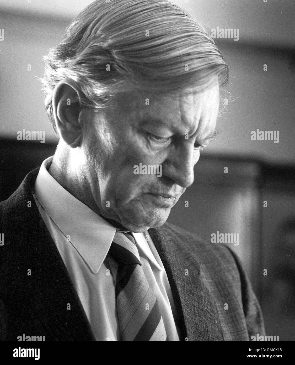 An art historian hi-res stock photography and images - Alamy