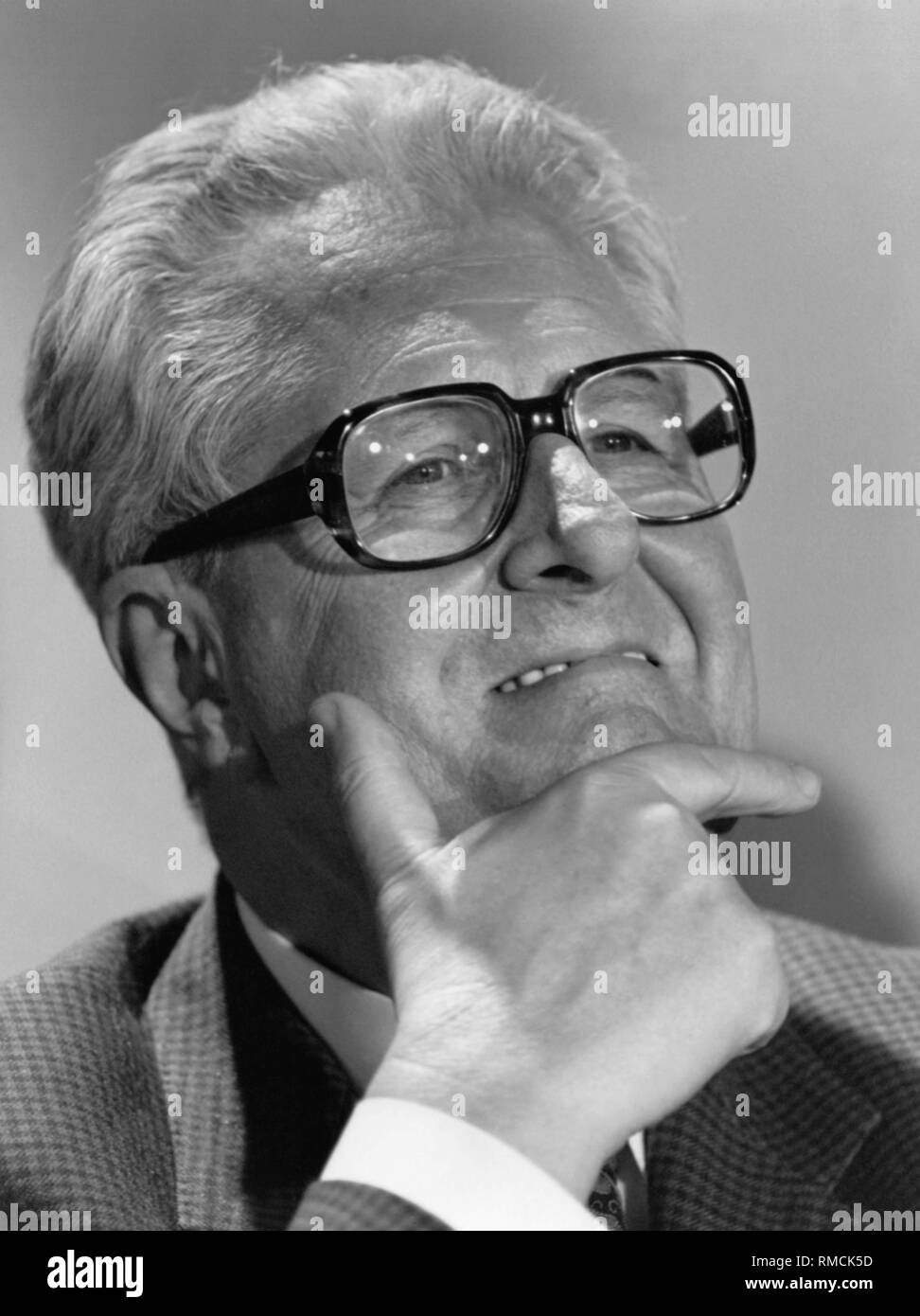 Portrait of the SPD party leader Hans-Jochen Vogel Stock Photo - Alamy