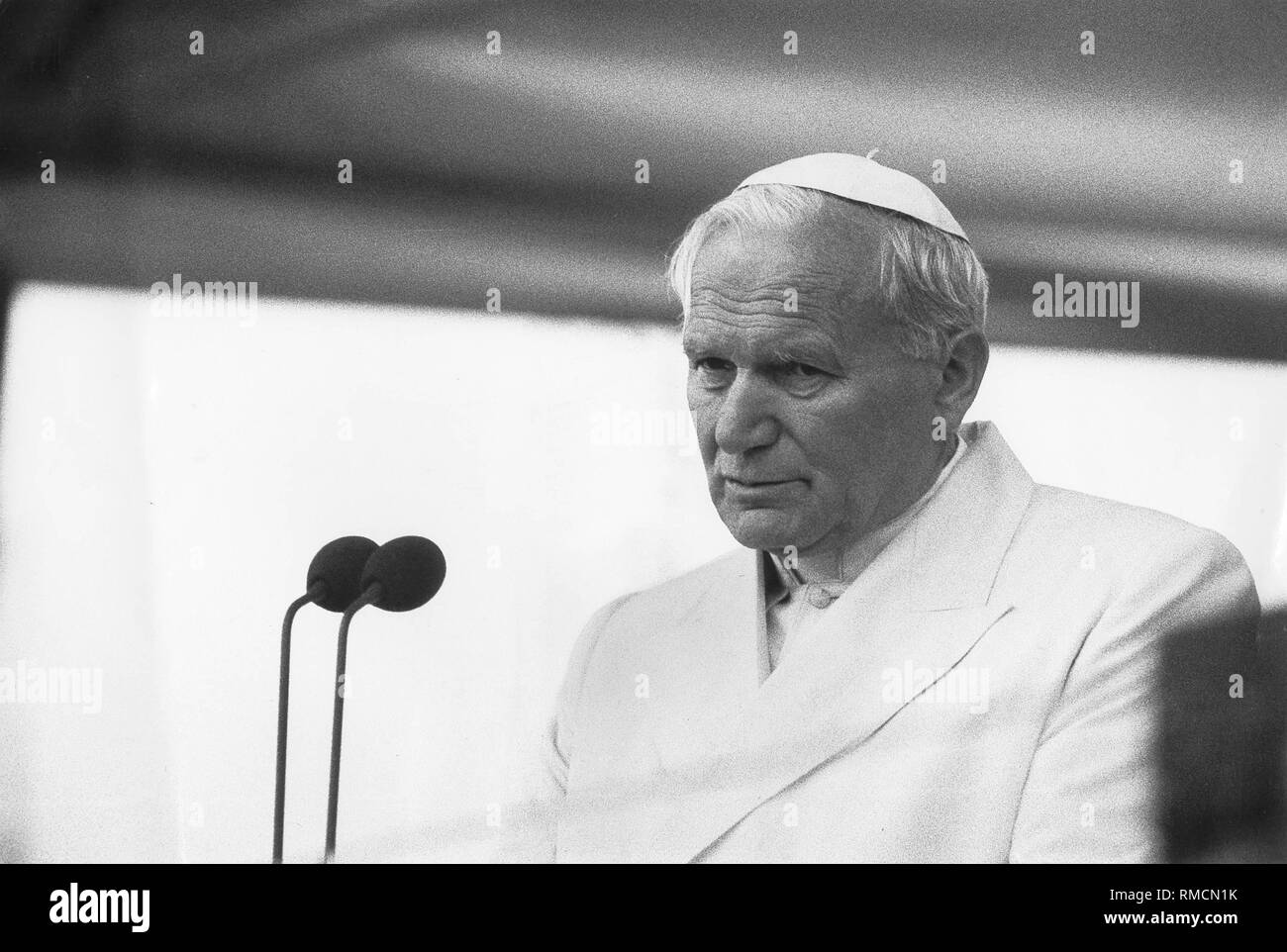 John paul ii pope 1990 hi-res stock photography and images - Alamy
