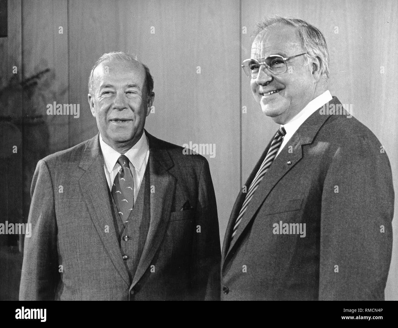 George shultz hi-res stock photography and images - Alamy