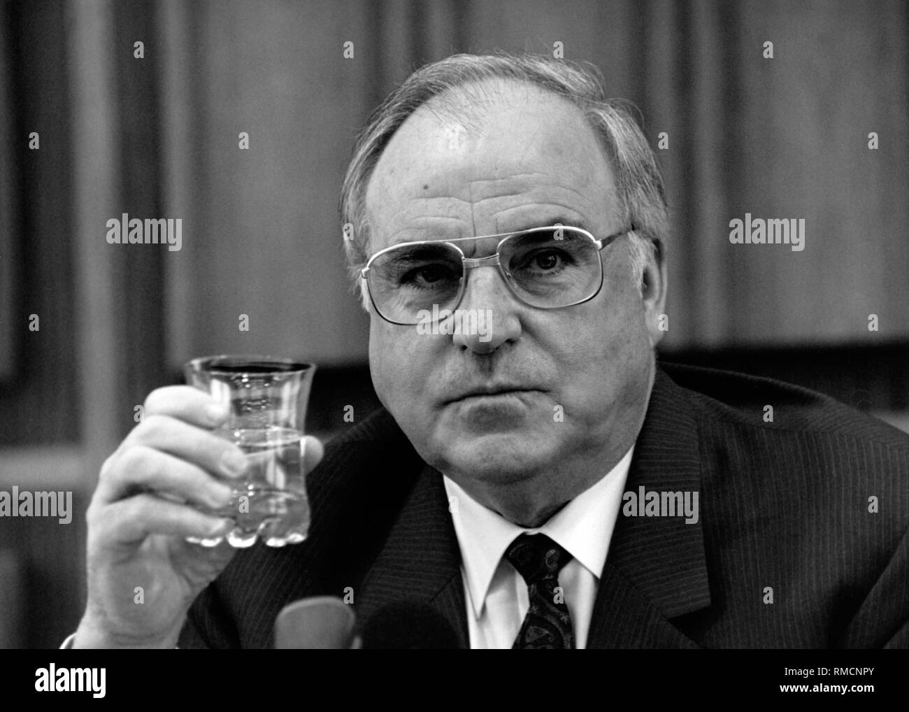 Helmut kohl 1989 hi-res stock photography and images - Alamy