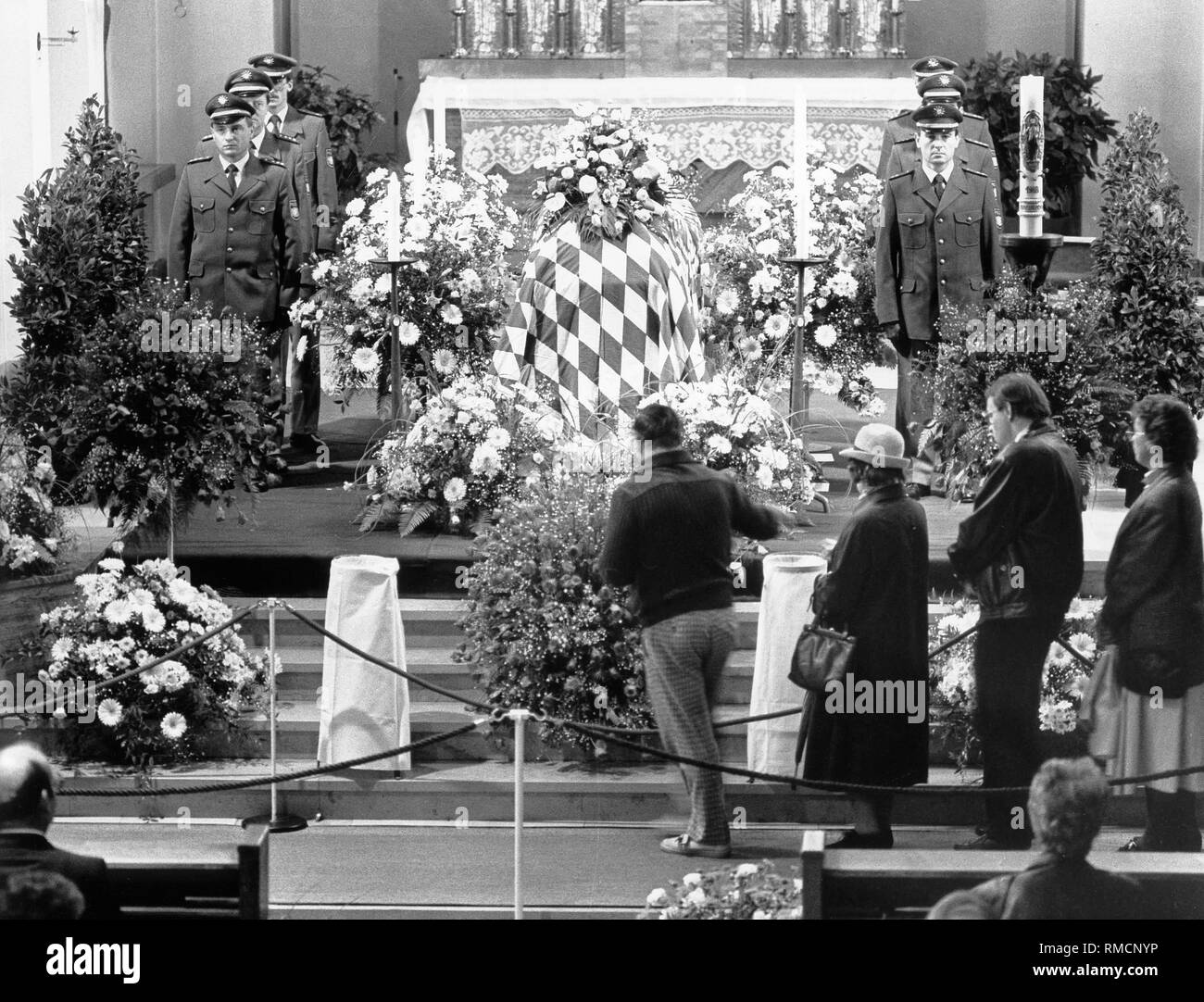 Funeral germany social hi-res stock photography and images - Alamy