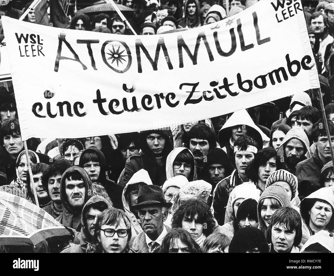 Anti nuclear power movement hi-res stock photography and images - Alamy