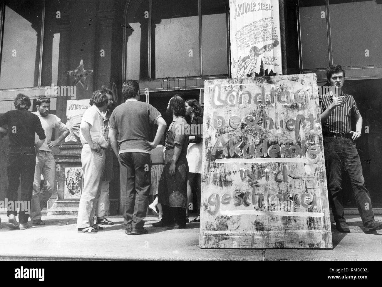 College student protests Black and White Stock Photos & Images - Alamy