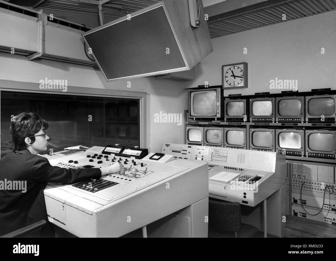Central control center Black and White Stock Photos & Images - Alamy