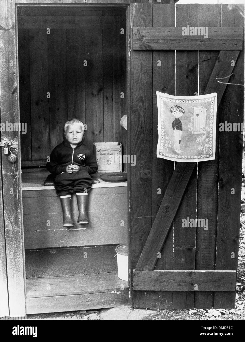 Outhouse Black and White Stock Photos & Images - Alamy