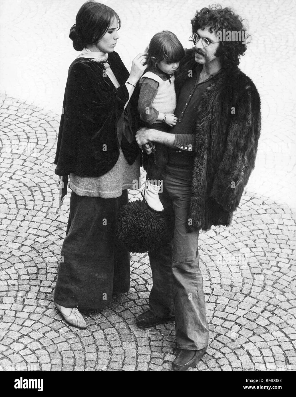 Hippie movement 1970 hi-res stock photography and images - Alamy