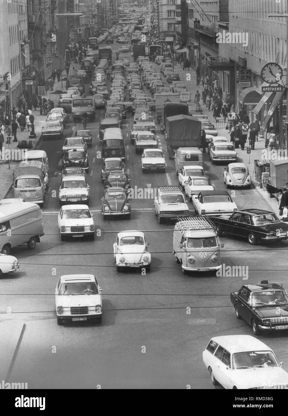 Traffic 1970 hi-res stock photography and images - Alamy