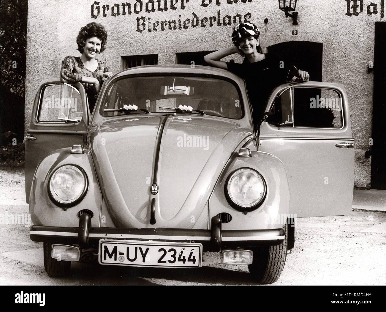 Then two vw beetle hi-res stock photography and images - Alamy