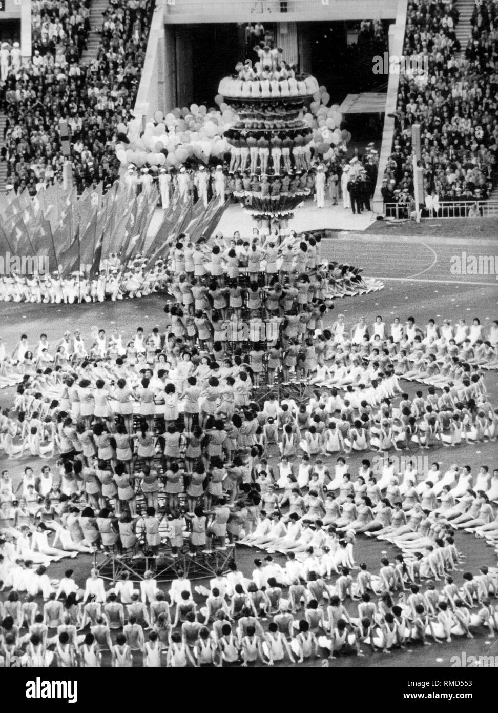 Human pyramids at the opening ceremony of the Summer Olympic Games at ...