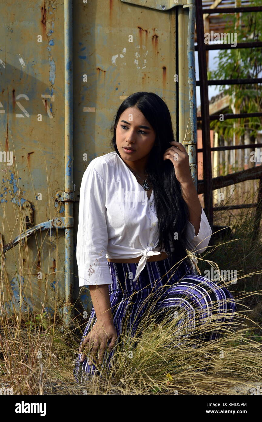 Latinx model hi-res stock photography and images - Alamy