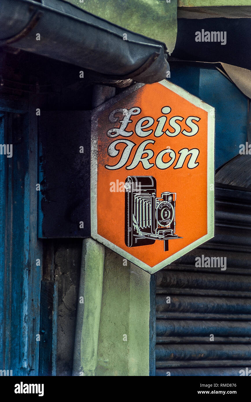 Zeiss ikon logo hi-res stock photography and images - Alamy