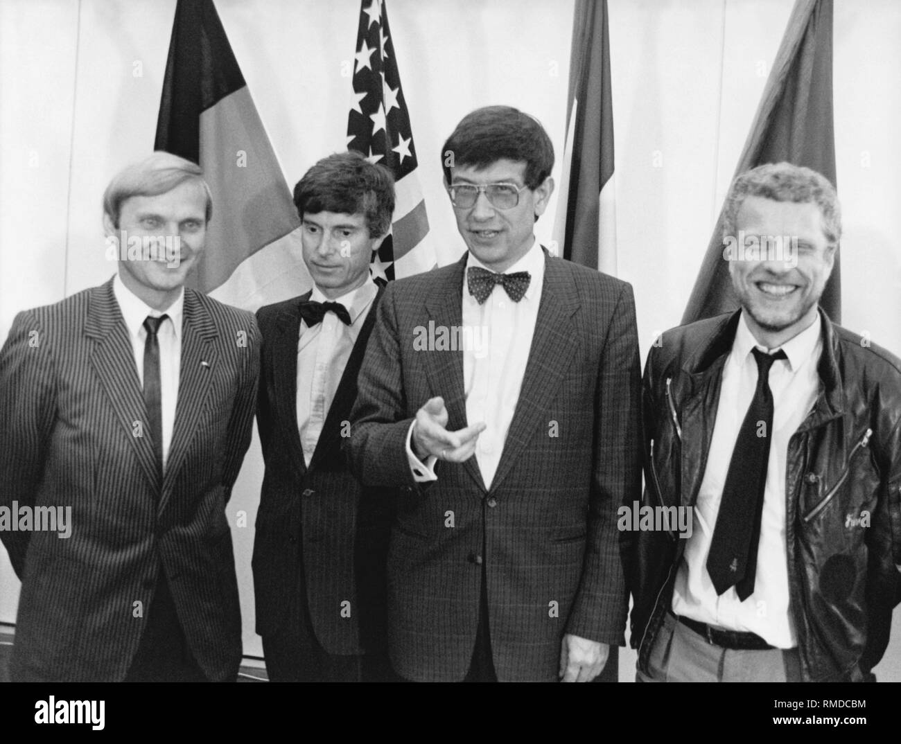Federal Research Minister Heinz Riesenhuber (2nd from the right) with ...