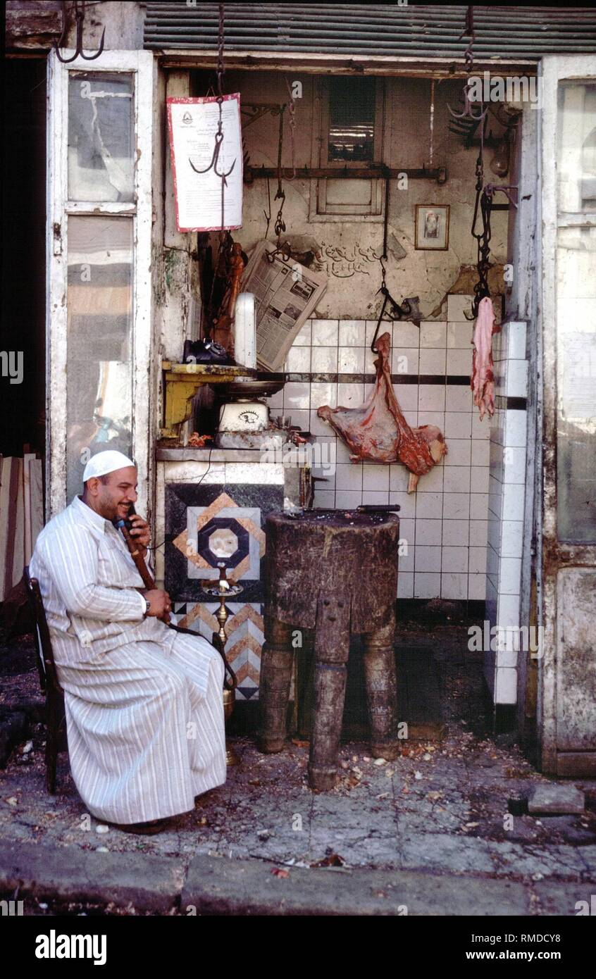 Butcher shop front hi-res stock photography and images - Alamy
