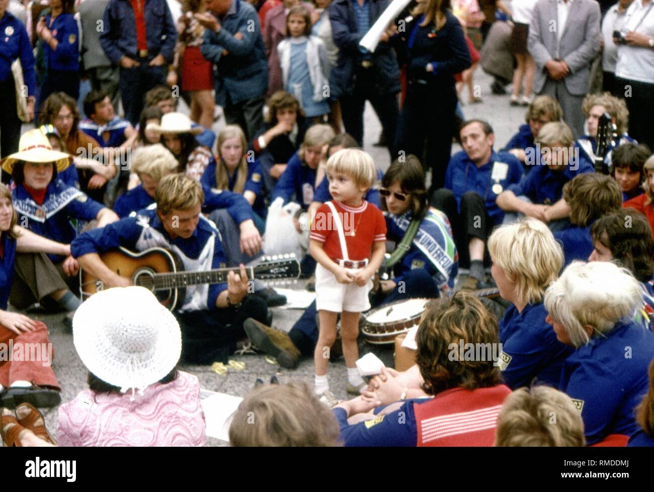 Fdj youth hi-res stock photography and images - Alamy